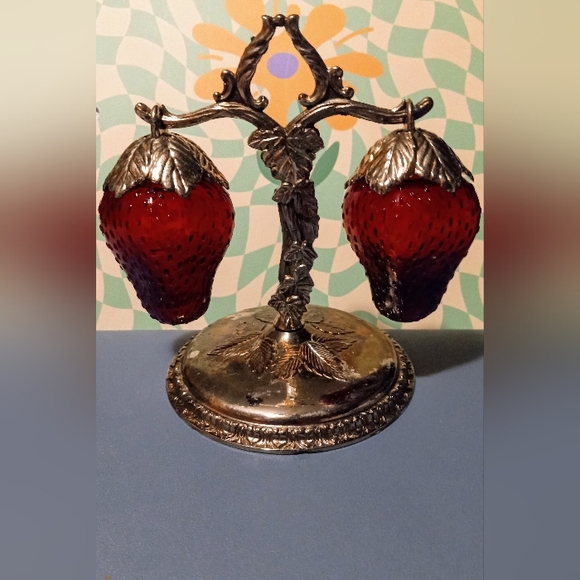 Himark | Kitchen | Vintage Red Glass Silverplate Salt Pepper Shakers ...